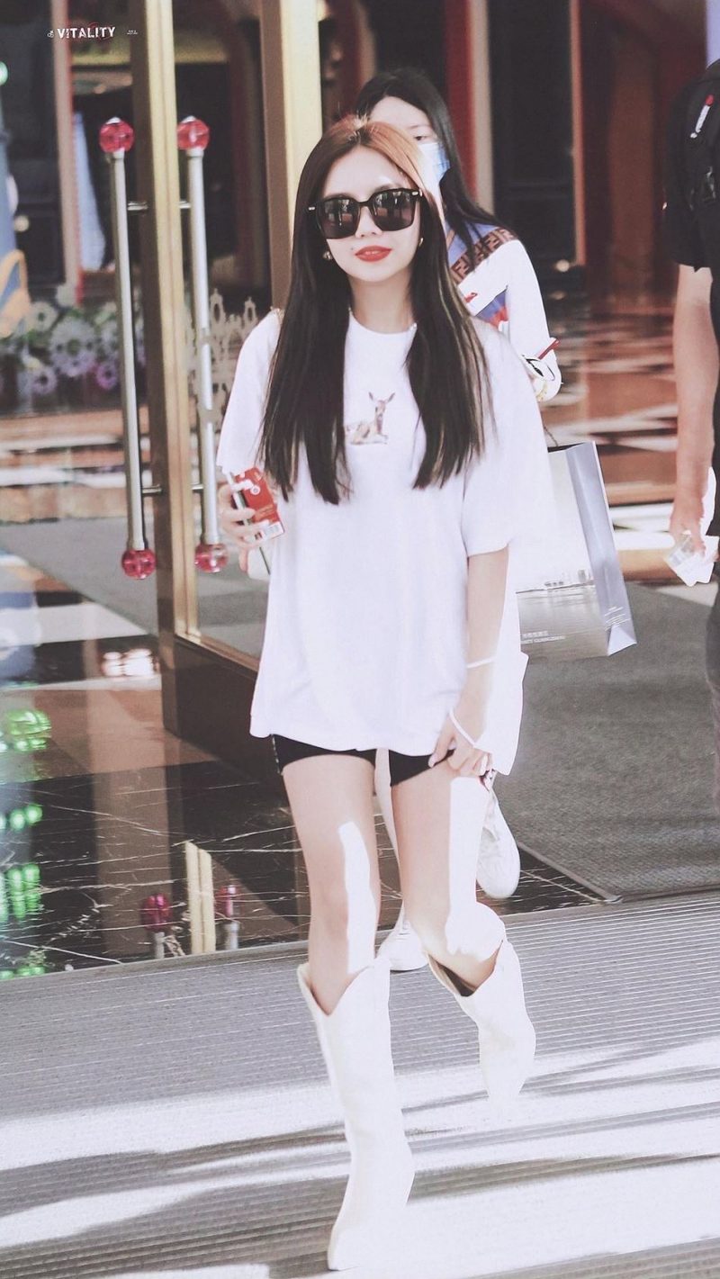 《青春有你2》THE9女团机场首秀展魅力风采！ | WOAH.MY