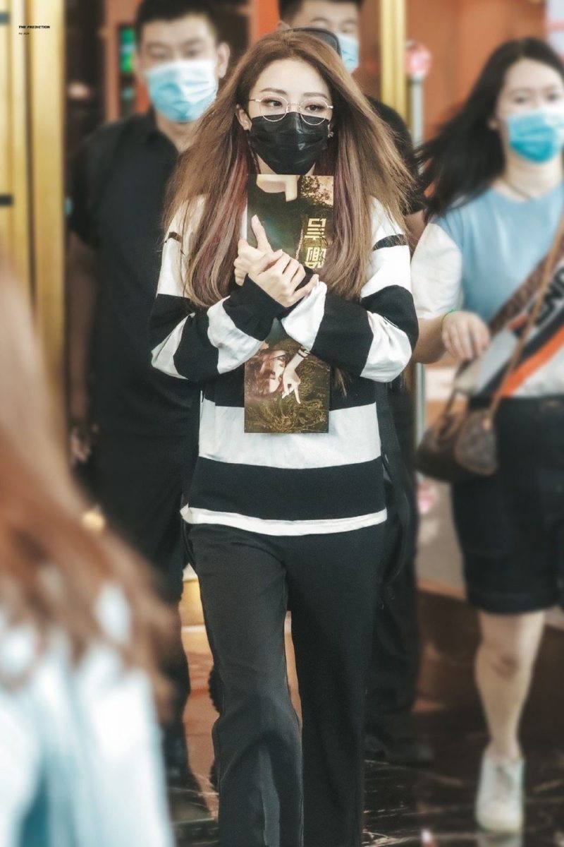 《青春有你2》THE9女团机场首秀展魅力风采！ | WOAH.MY