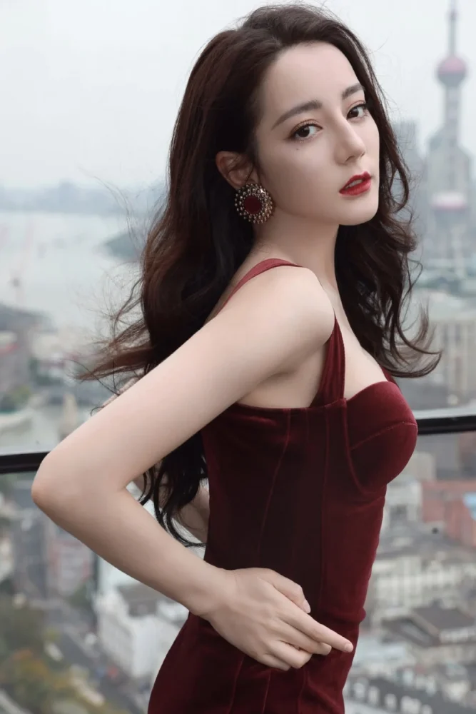 传迪丽热巴出演电竞剧《英雄联盟》！粉丝在线许愿“洋迪”CP二搭 | WOAH.MY